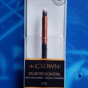 Crown | Makeup | New Crown Precision Detailangle Definer Brushes | Poshmark